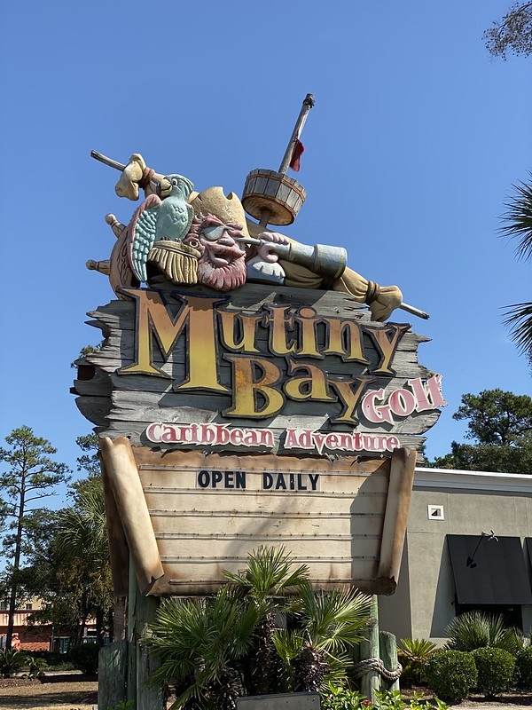 Mutiny Bay – North Myrtle Beach, SC – A Couple of Putts