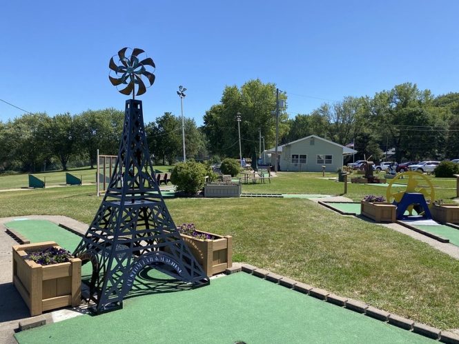 Walsh Golf Center Mini Golf – Lacrosse, WI – A Couple of Putts