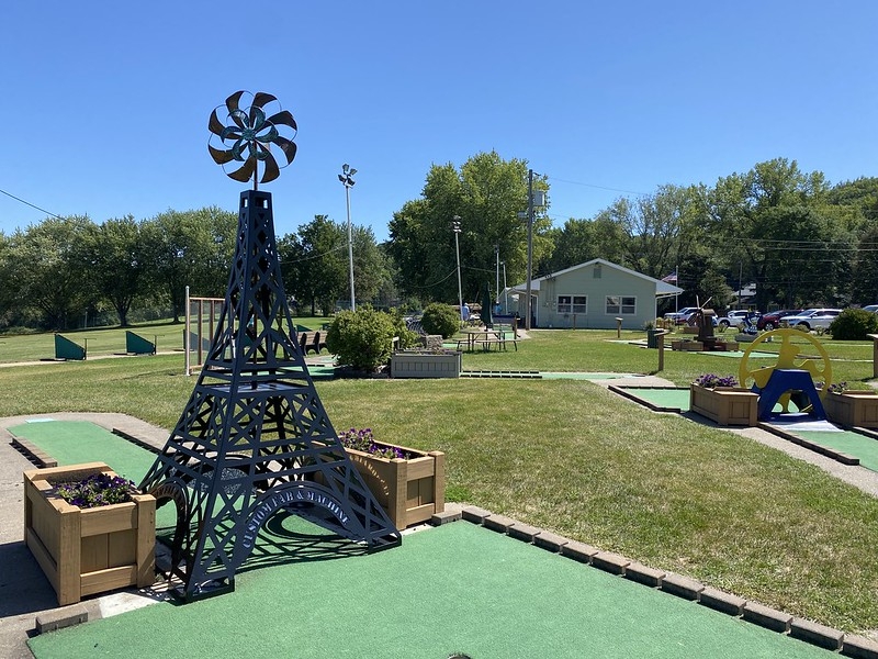 Walsh Golf Center Mini Golf – Lacrosse, WI – A Couple of Putts